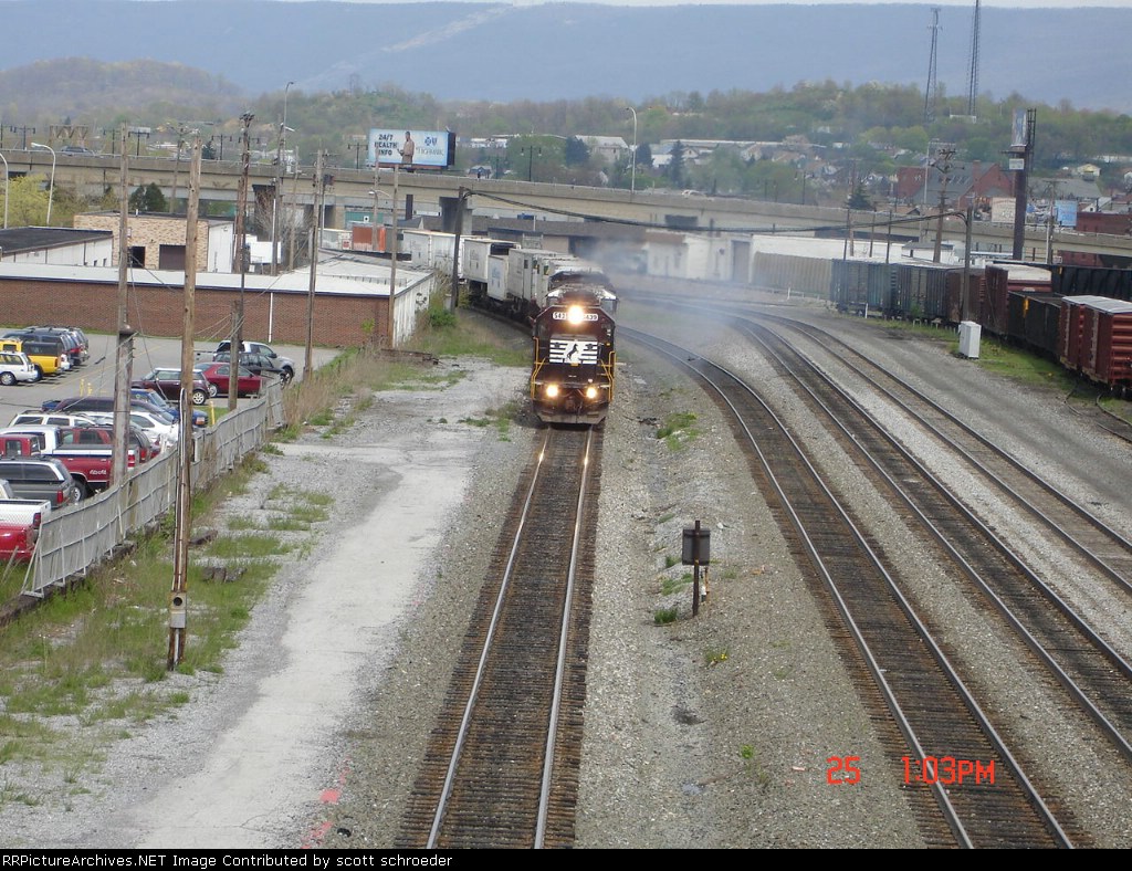 NS 5439 pouring the smoke on WB